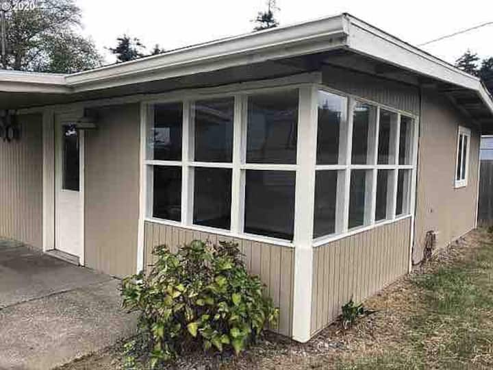 “Cottage On Main” - Coos Bay, OR