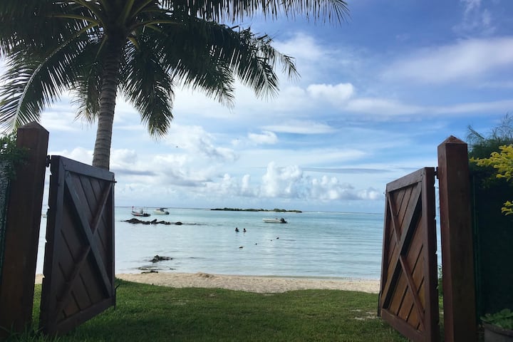 Moorea Tiahura Sunset Beach House - French Polynesia