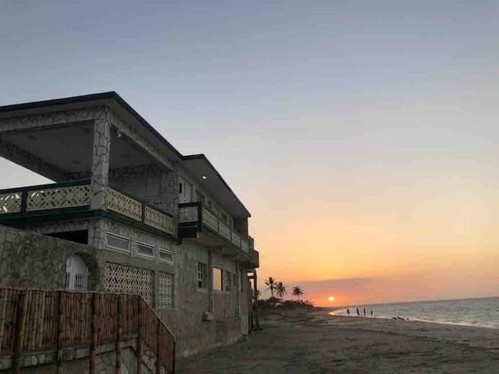 Casa En 1ª Linea De Playa Guanabo Brisas La Habana - La Havane