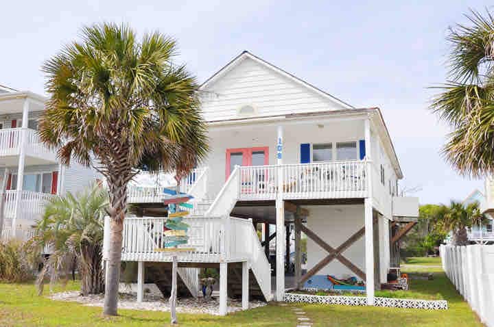 Dolphin Dive, Peaceful Stay 1 Block To The Ocean - Oak Island, NC