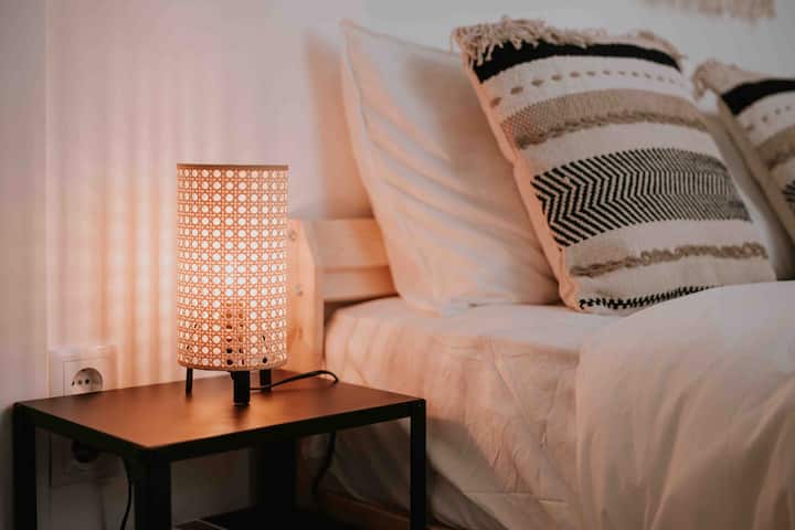 Quarto Triplo Com Wc Privada - Porto