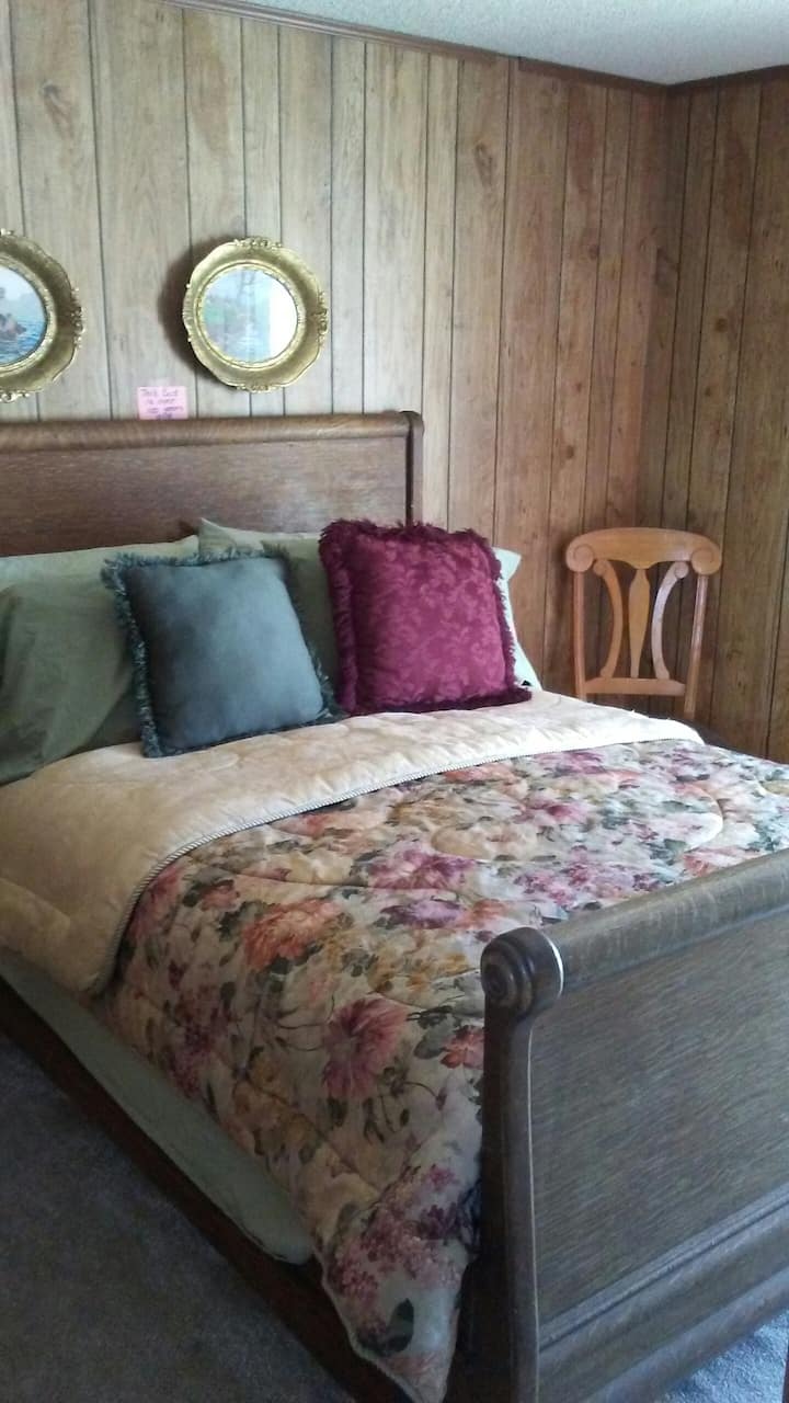 Kathy's Short Branch Bunkhouse Private Room - United States