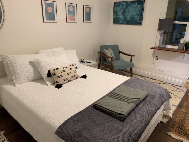 Homey Studio Unit - Your Home Away From Home! - Oakland, CA