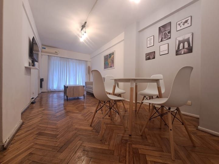 Rustic Apartment With Balcony In Recoleta - Buenos Aires