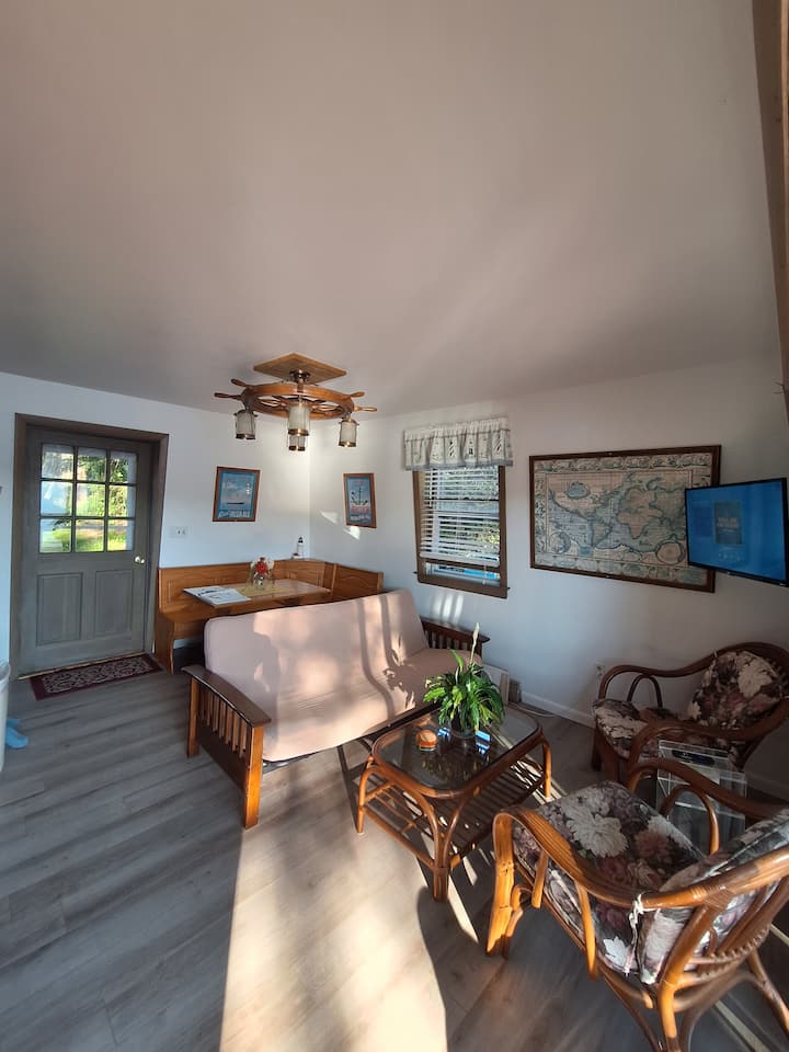 Berkshire Lakefront Lighthouse Getaway - The Berkshires, MA