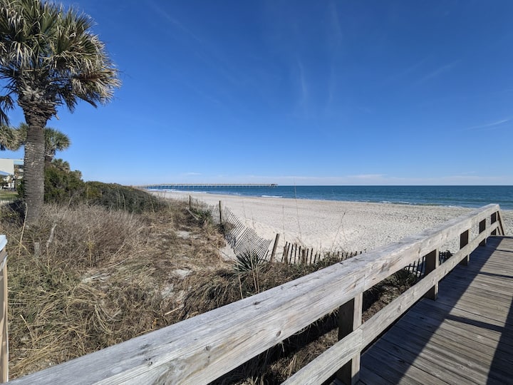 Ocean Views From Peaceful Top Floor Condo! - Myrtle Beach