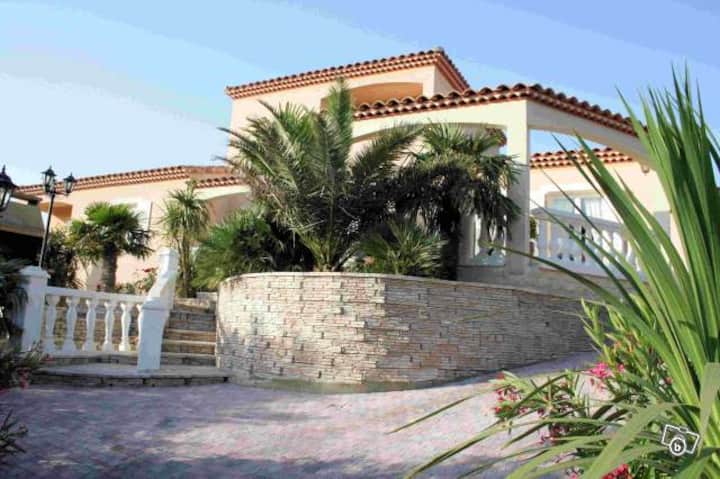 Villa Indep Cloturée 9 Personnes Piscine Privée - Nîmes