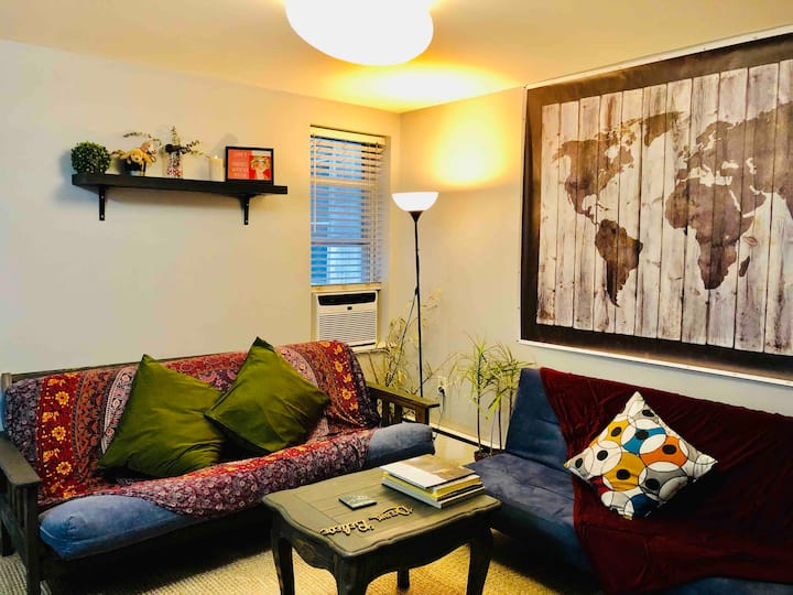 Spacious & Bright Private Suite At East Falls - Philadelphia, PA