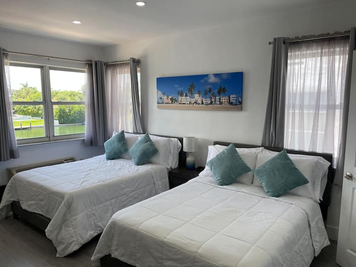 Beautiful Canal View Miami Beach Apt - Isle of Normandy, FL
