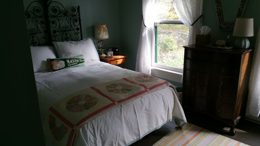 10 Best Places To Stay On Mackinac Island - Updated 2021 | Trip101