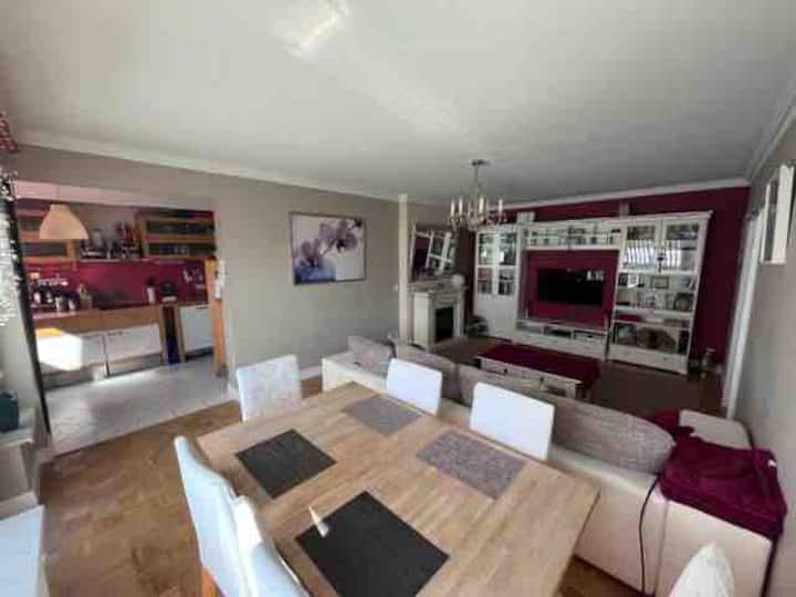 Geräumige Wohnung Mit Balkon & U-bahn-nähe - Bad Vilbel