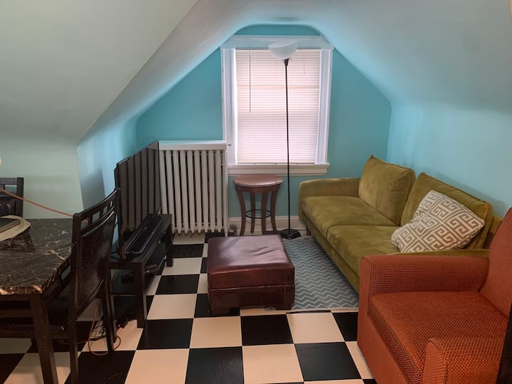 Roland Park Cozy 2 Brm Apt - Towson, MD