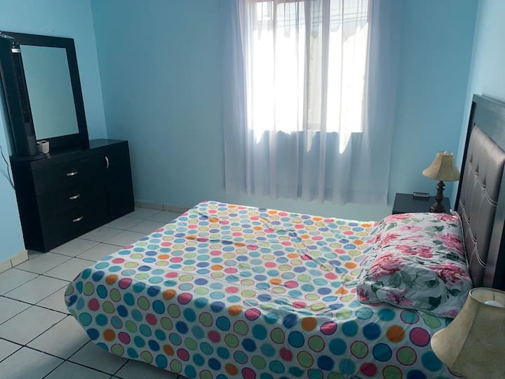 Casa Completa Amplia, Segura Y Tranquila. - Saltillo