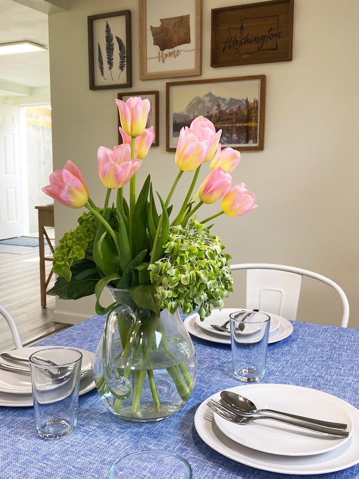 Fully Equipped + Renovated Apt Near Cheney Stadium - Tacoma, WA