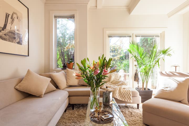 Modern  Kits 3 Storey Townhouse - Vancouver