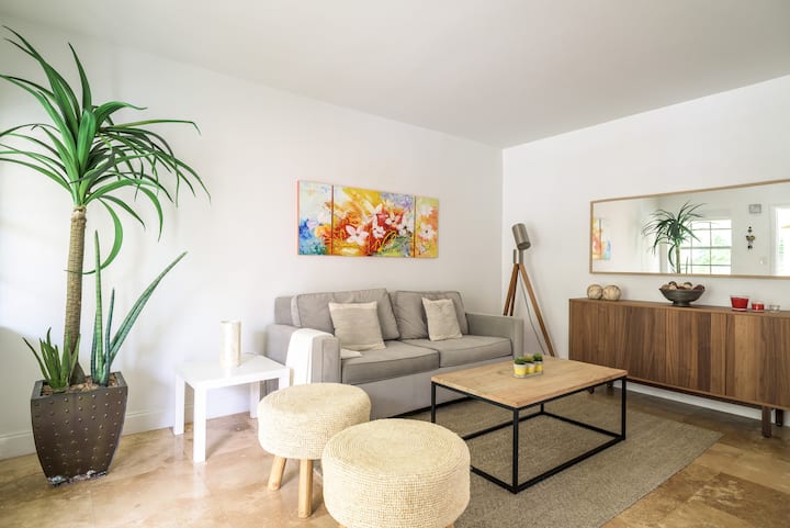 Cozy 2 Br Beach Apt. In The Heart Of Key Biscayne - Key Biscayne, FL