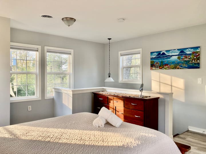 Sunny, Cozy And Quiet Two-story Apartment - Richmond, VA