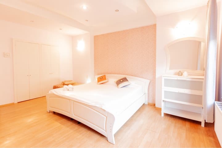 Ultracentral-2 Bedroom Spacious&cosy 4-6 Person - Bucharest
