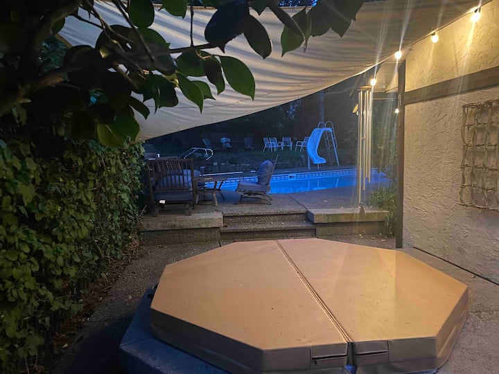 Private Zen Cottage - White Rock