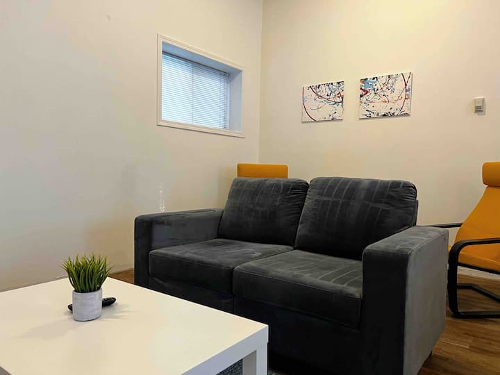 Minimalist Suite W High Ceilings & Parking! Unit A - Lethbridge