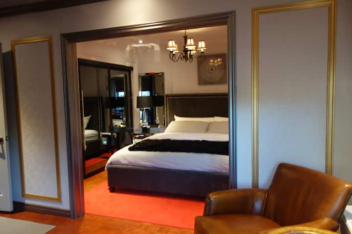 Stylish  Lakeview / King Size Bed/downtown+parking - Toronto