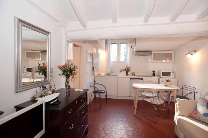 New Modern Fittings & Decor In Flat - Nizza