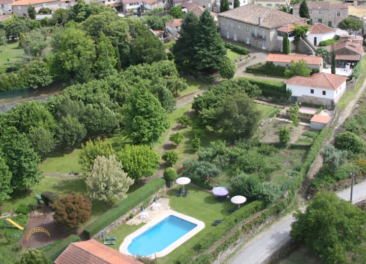 Petite Maison En Pierre Avec Piscine - Vouzela