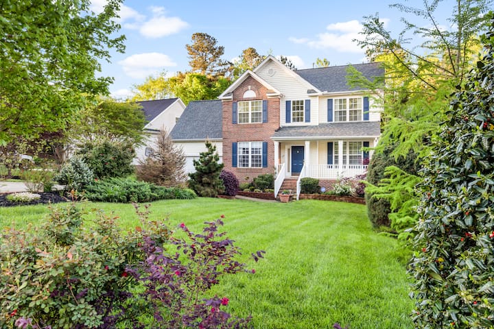 Luxurious 5br/2.5ba Premium Home Near Unc/duke - Hillsborough, NC