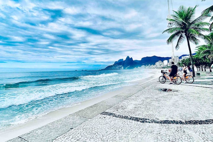 Pé Na Areia Em Ipanema - Rio de Janeiro