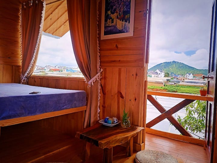 Dual Views Of Garden & Thai Phien Flower Village - Dalat
