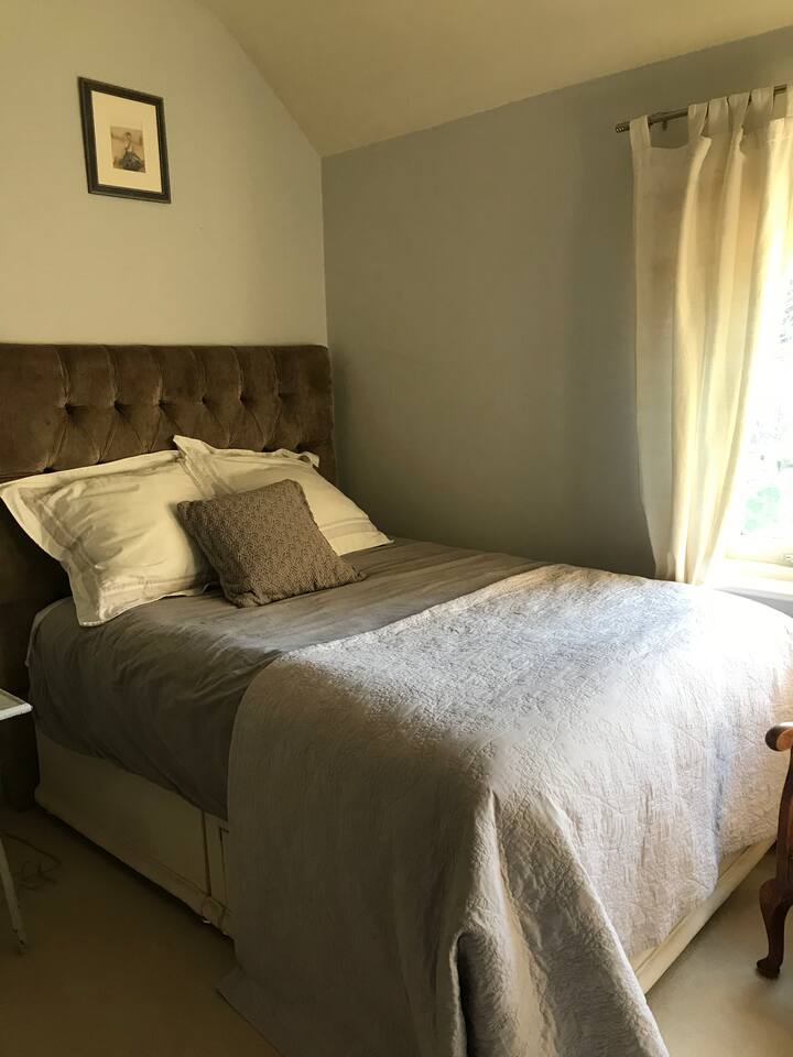 Quiet Country Retreat At Albury Heath - Shere