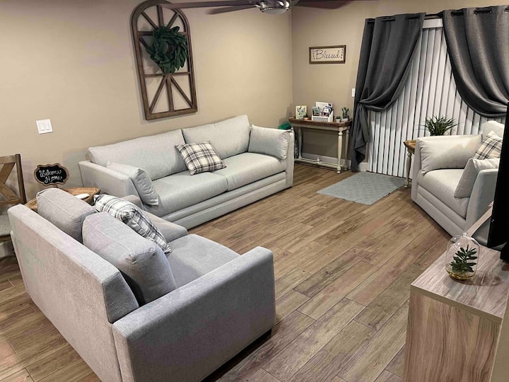 Succulent Scottsdale Sanctuary - Scottsdale, AZ