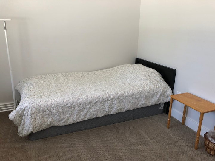 <Women Only> Garden View, Tidy Private Bedroom - Langford