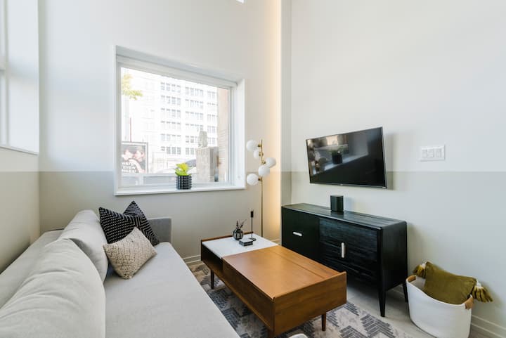 Abode | Xs House | 1-bedroom With 20' Ceilings - Philadelphia, PA