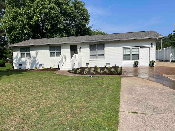 Lake Retreat. - Guntersville, AL