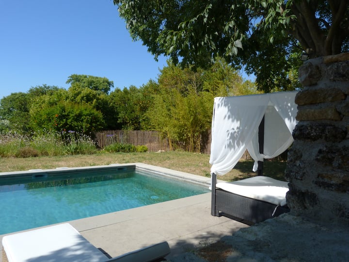 Très Beau Mas Sur Un Grand Terrain - Uzès