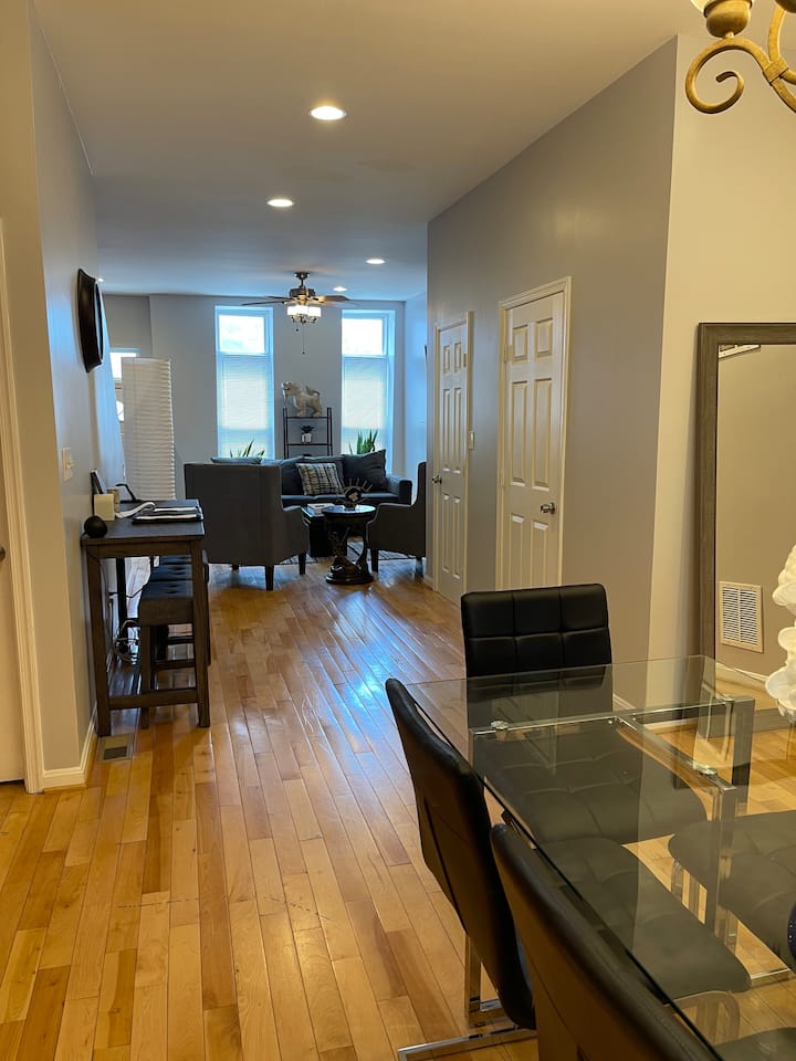Beautiful Spacious Townhouse With Rooftop Deck! - Baltimore, MD