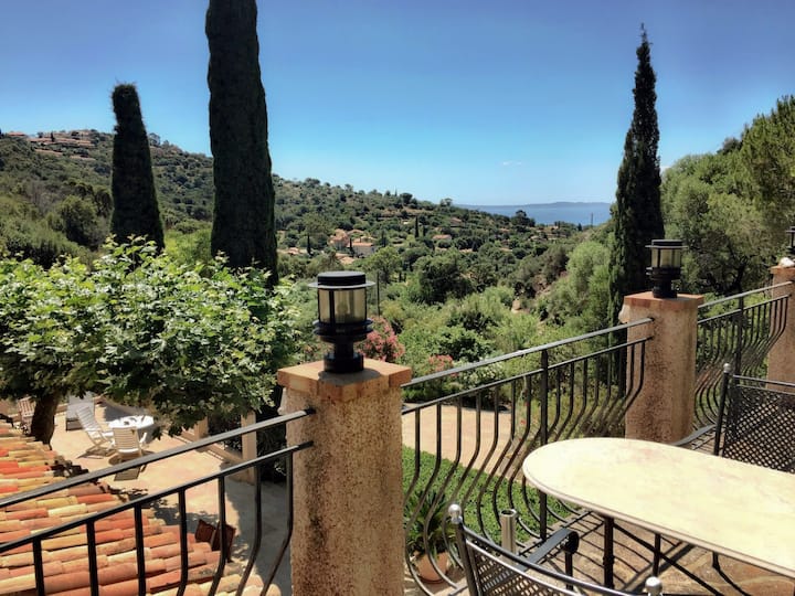 Appartement Calme Avec Vue Magnifique Sur La Mer - Bormes-les-Mimosas
