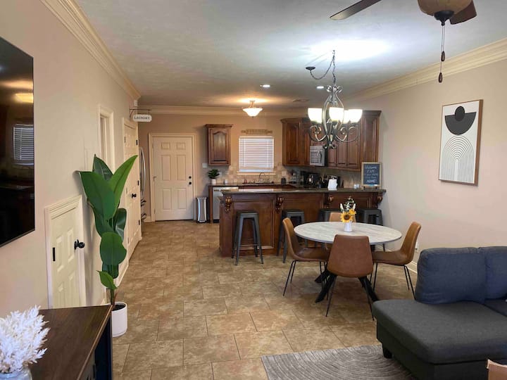 Downtown Townhouse - Lake Charles, LA