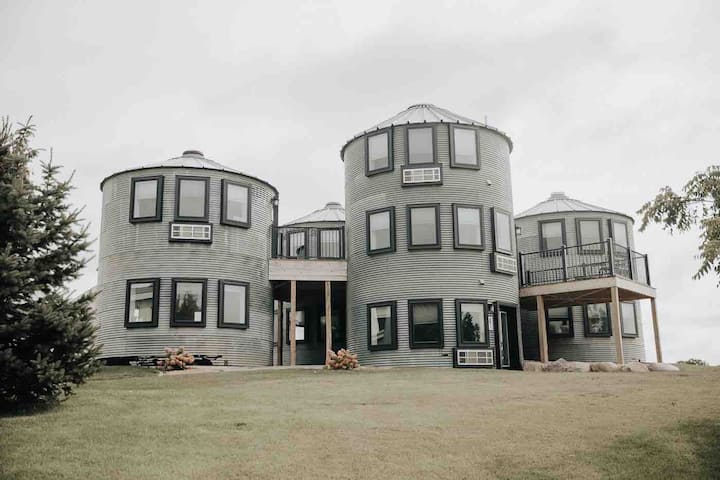 Luxury Grain Bin Suite On Environmental Lake - Alexandria, MN