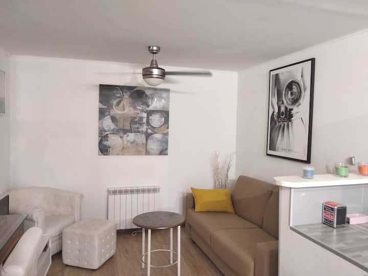 Appartement 2 Pièces, En Plein Centre Historique - Saint-Maximin-la-Sainte-Baume