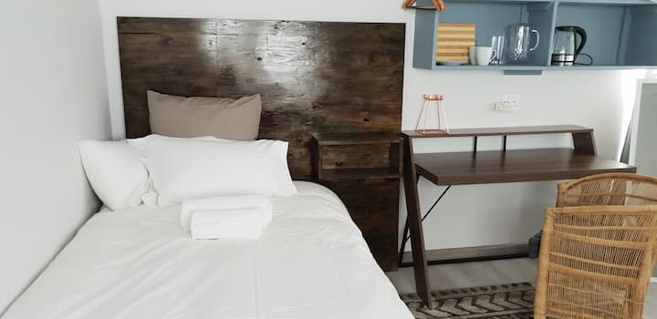 Emmaus Economy Single Room - Bloemfontein