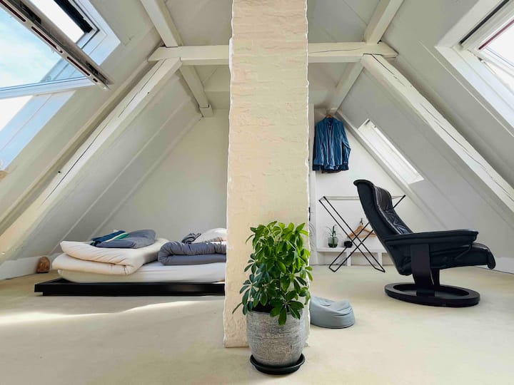 Sky View: Bright, Quiet, Perfectly Located Flat - Cologne