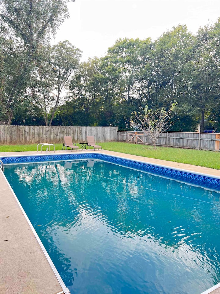 Cozy & Private Home W/ In-ground Pool - Warner Robins, GA