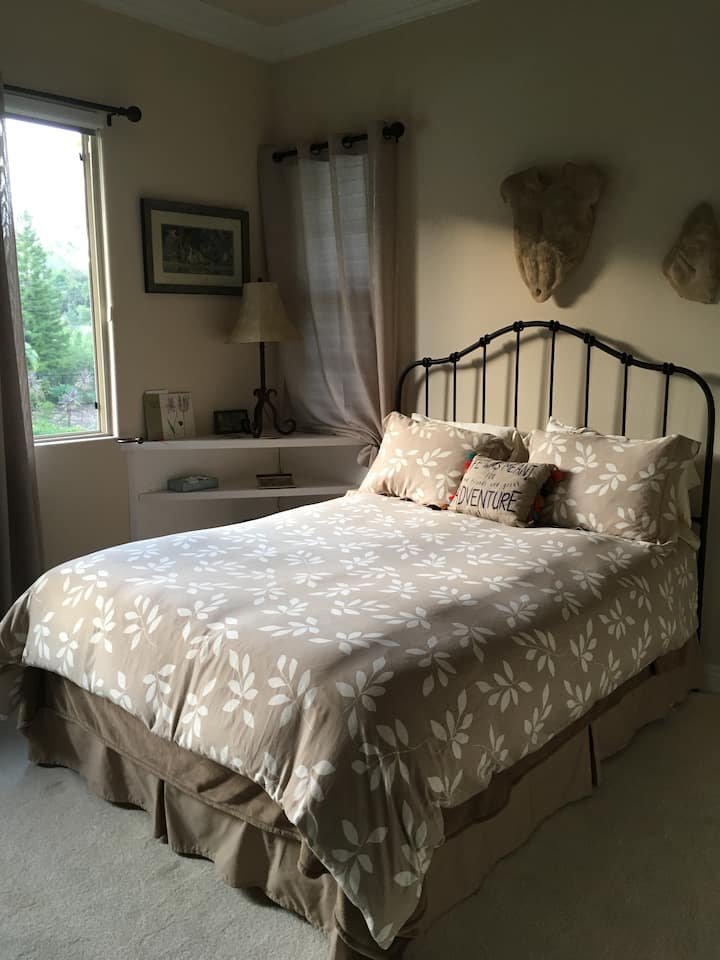 Cozy & Quiet Guest Suite - Attached Private Bath - Carlsbad, CA