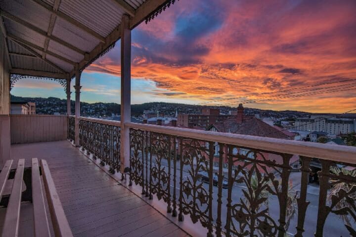 Cbd With Sunset Views+movies-#yorkcentraltas - Launceston
