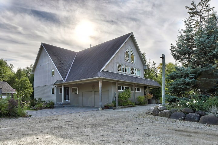Walk To Village At Blue - Grand - Collingwood