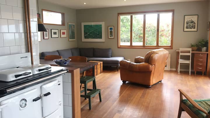 Quiet Eco Haven On Secluded Beach With Wood Sauna - One Tree Point