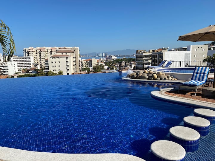 Spectacular Zona Romántica Condo 3 Blocks To Beach - Puerto Vallarta