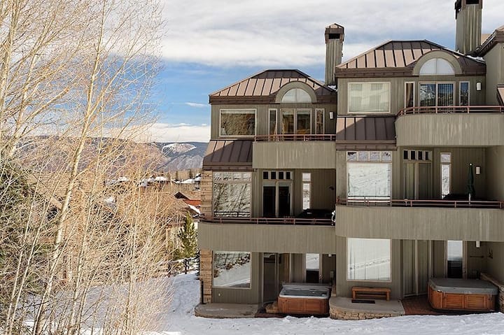 Luxury Condo - Ski In / Ski Out - Snowmass Village, CO